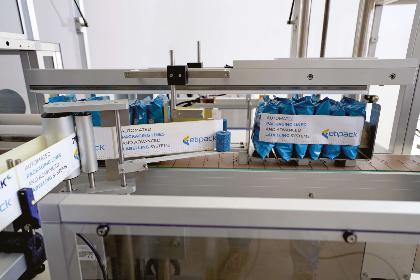 Sustainable and efficient multipacks with Etipack labelling - Packaging ...